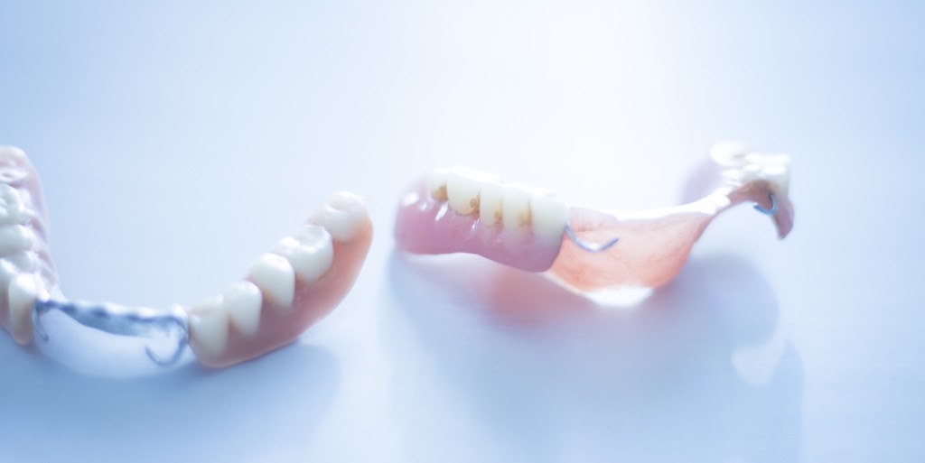 Tandproteser & Konstgjorda tänder → Ett billi